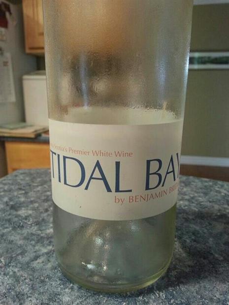 2013 Benjamin Bridge Tidal Bay, Canada, Nova Scotia, Annapolis Valley ...