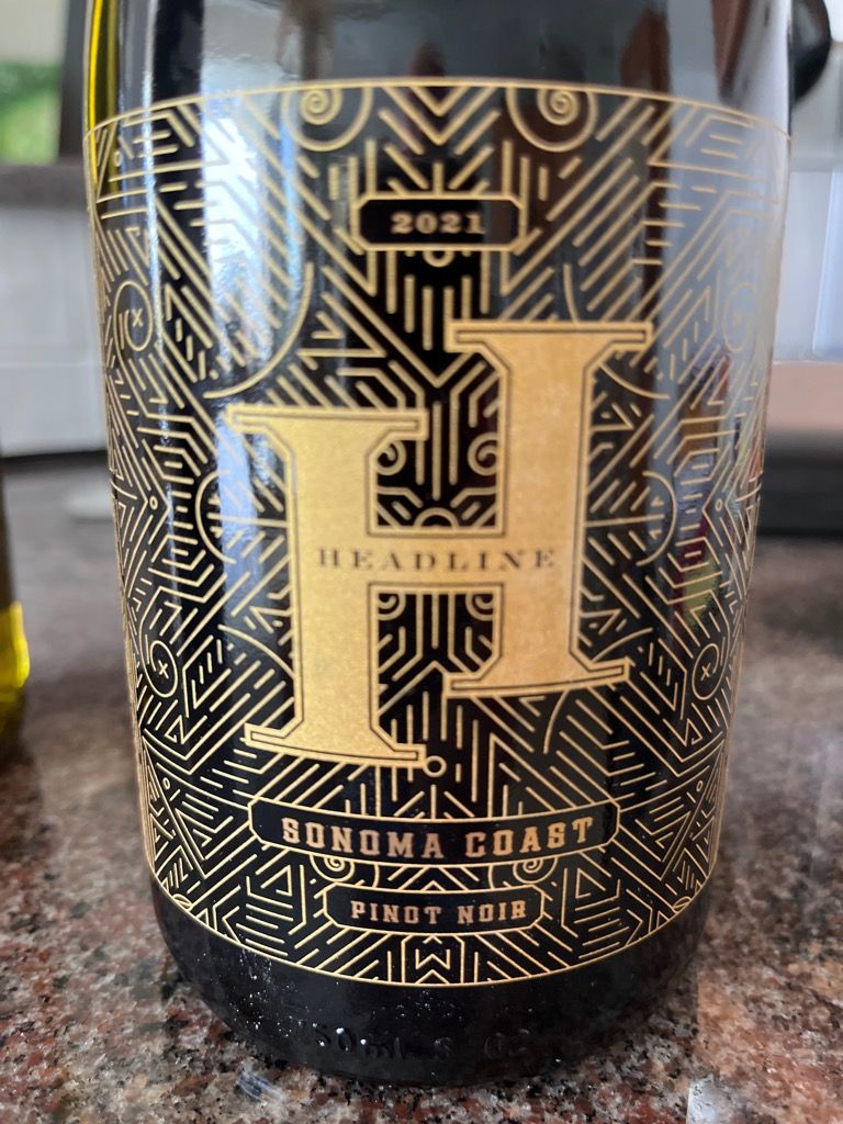 2021 Headline Pinot Noir, USA, California, Sonoma County, Sonoma Coast ...