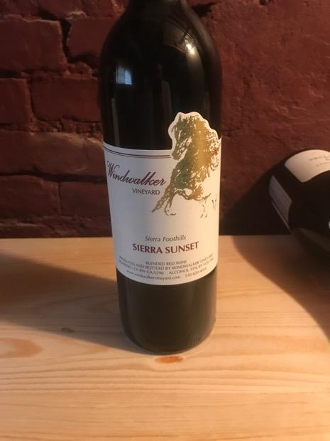 NV Windwalker Vineyard Sierra Sunset, USA, California, Sierra Foothills ...