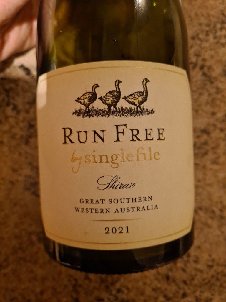 2022 Singlefile Estate Shiraz Run Free The Dark Horse, Australia ...