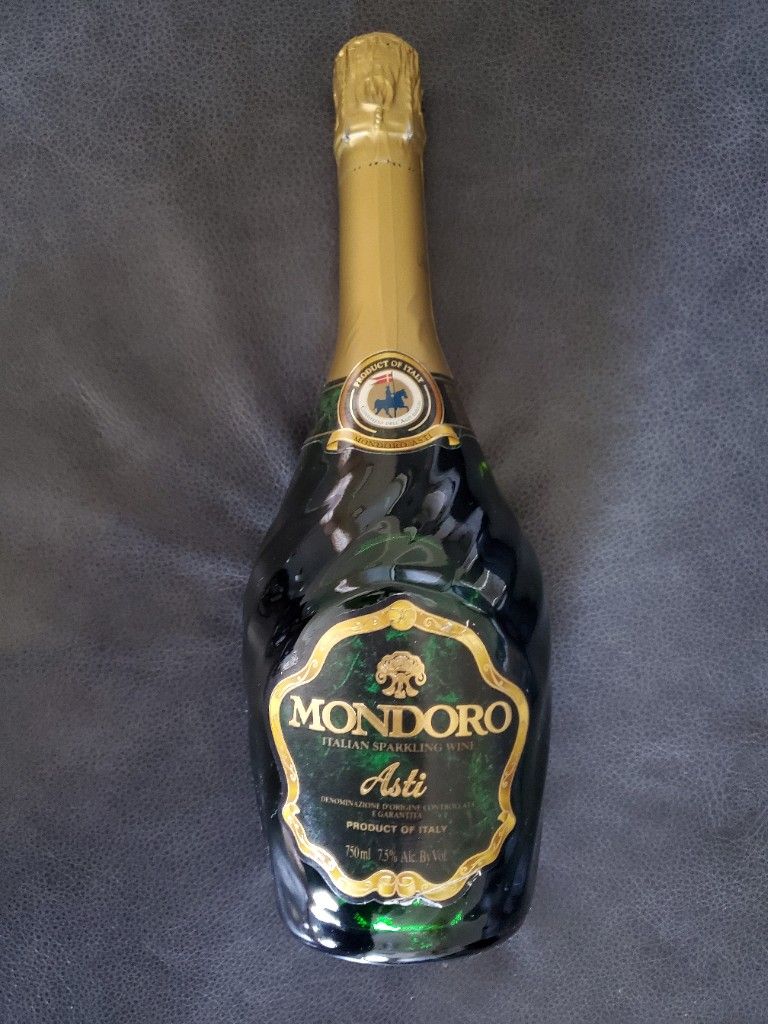 NV Mondoro Asti Spumante, Italy, Piedmont, Asti, Asti Spumante ...