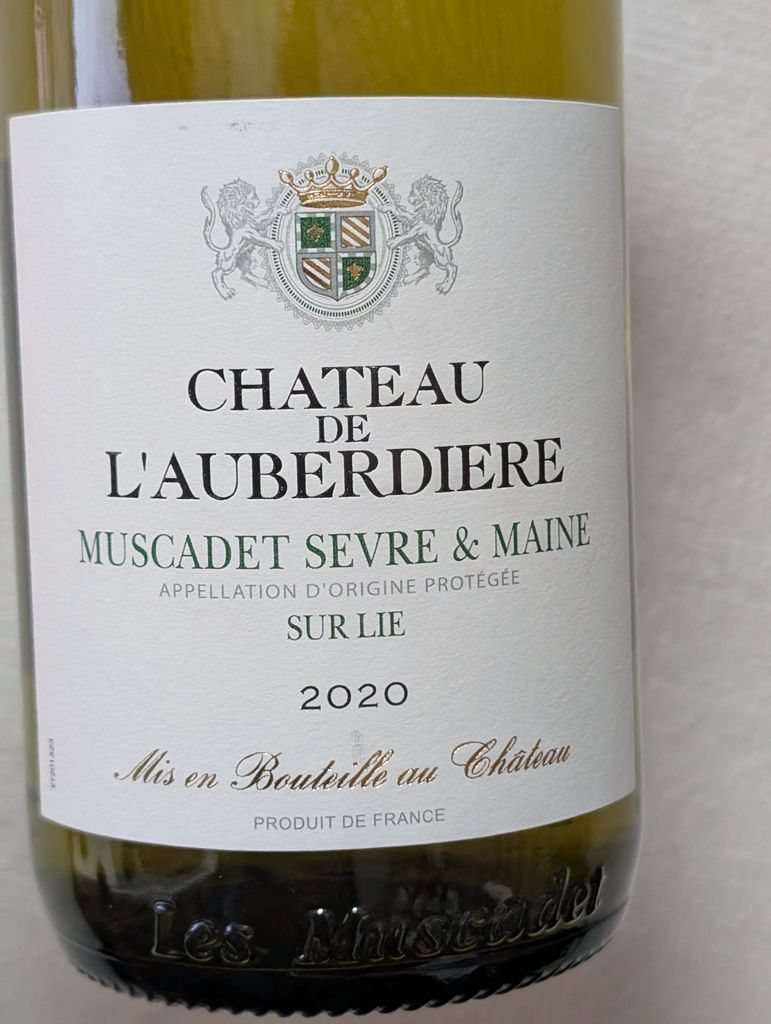 2020 Château de l'Auberdiere Muscadet de Sèvre-et-Maine sur lie, France ...