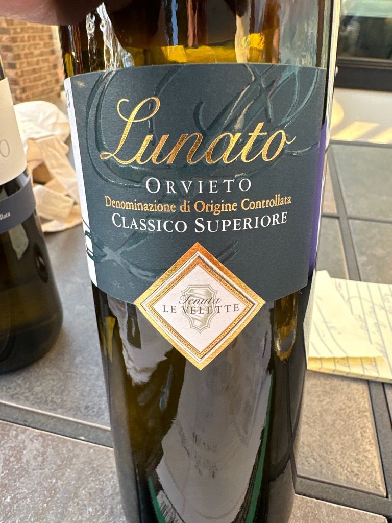 2023 Lunato (Tenuta Le Velette) Orvieto Classico Superiore, Italy ...