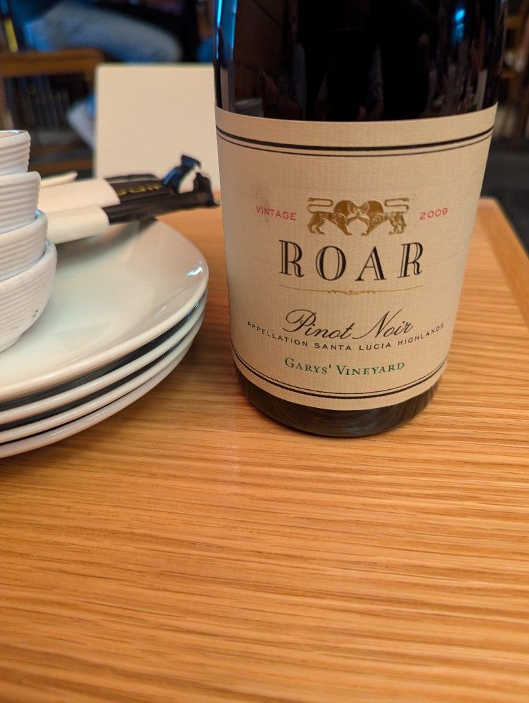 2009 Roar Pinot Noir Garys' Vineyard, USA, California, Central Coast ...