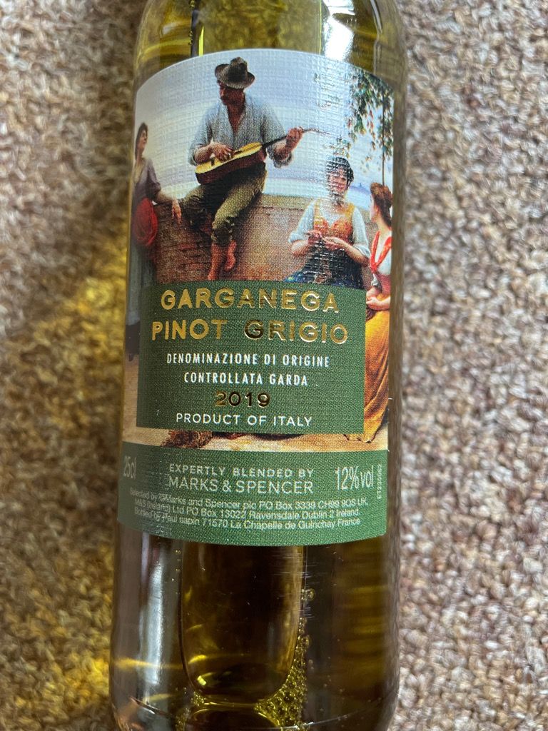 2022 Marks & Spencer Garganega Pinot Grigio, Italy, Lombardia / Veneto ...