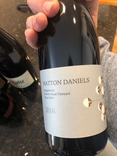 2016 Hatton Daniels Pinot Noir Sangiacomo Roberts Road Vineyard, USA ...