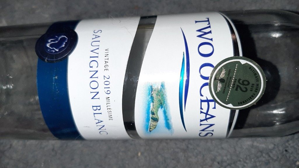 2019 Two Oceans Sauvignon Blanc, South Africa, Western Cape - CellarTracker