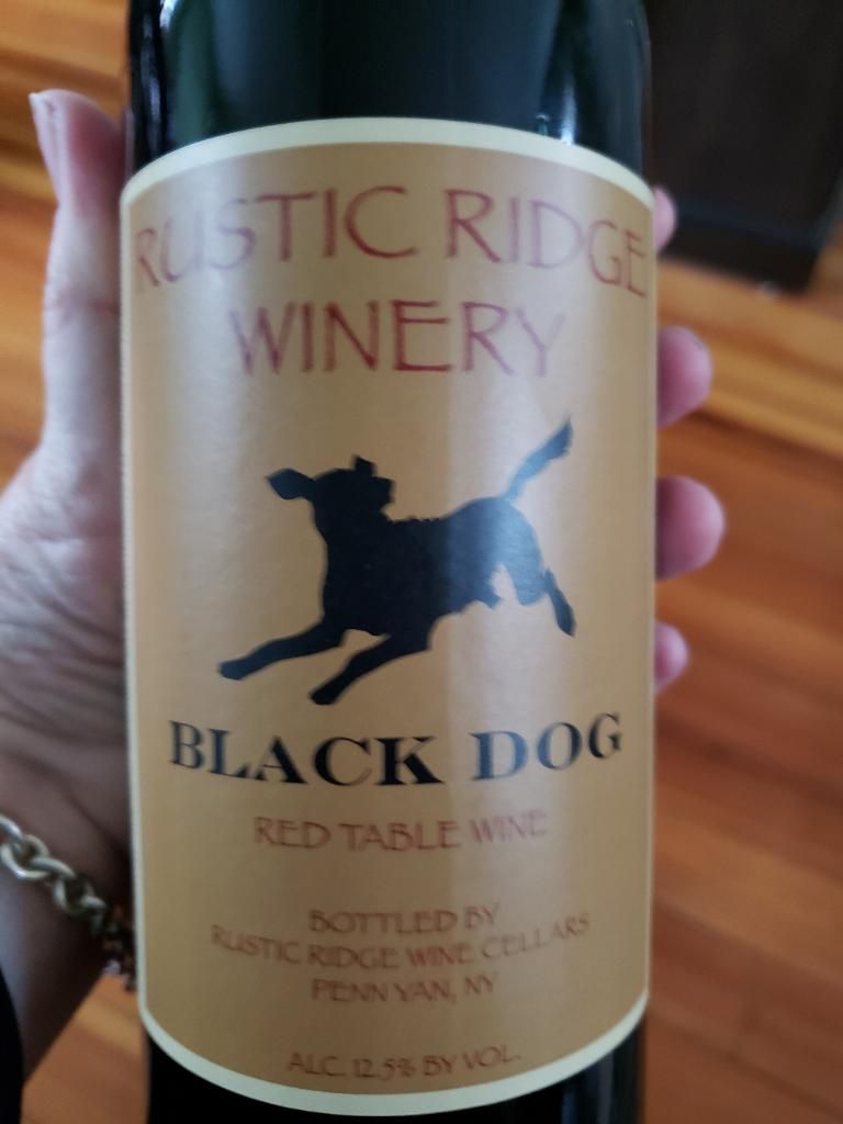 NV Rustic Ridge Winery Black Dog, USA, New York, Finger Lakes, Seneca ...