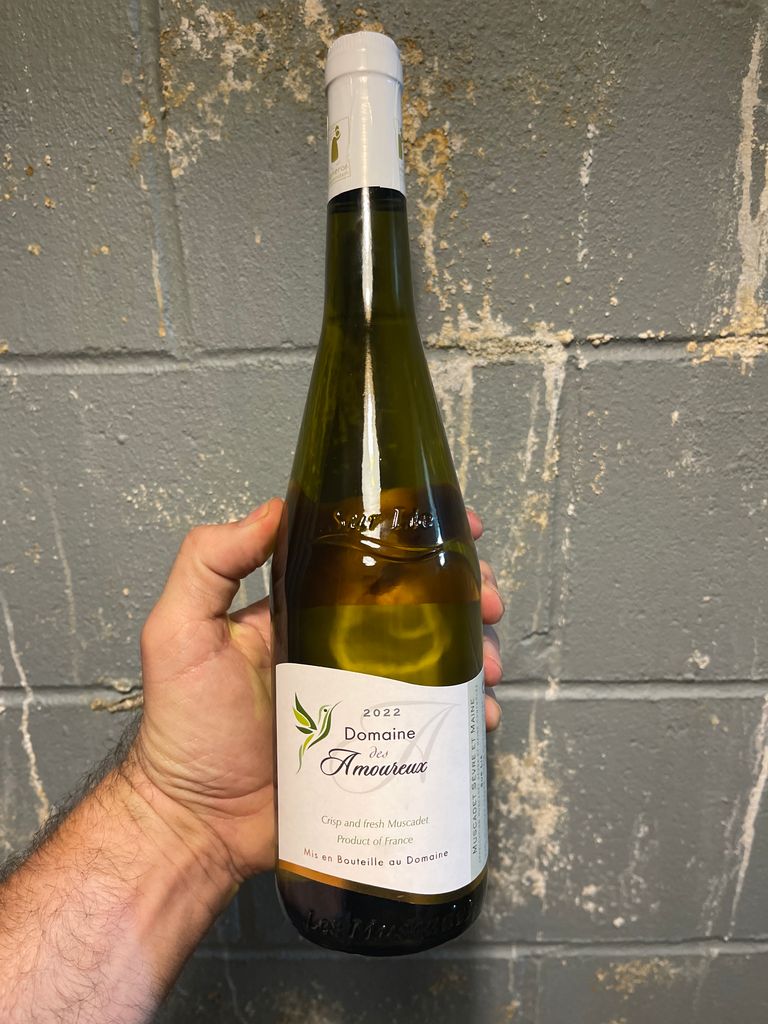 2022 Domaine des Amoureux Muscadet de Sèvre-et-Maine sur lie, France ...