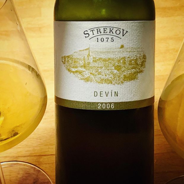 2006 Strekov 1075 Devín, Slovakia, Južnoslovenská - CellarTracker