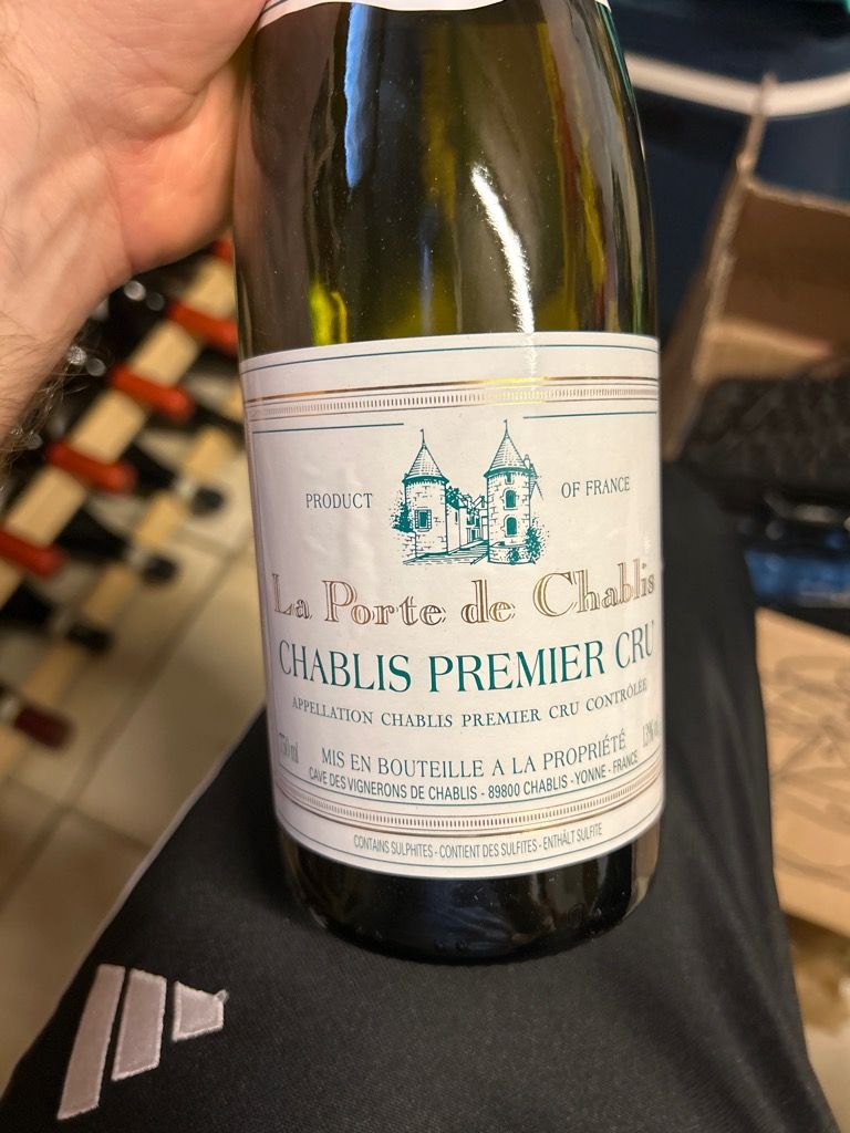 2022 La Cave des Vignerons de Chablis La Porte de Chablis, France ...