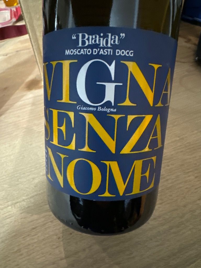 2022 Braida (Giacomo Bologna) Moscato d'Asti Vigna Senza Nome, Italy ...