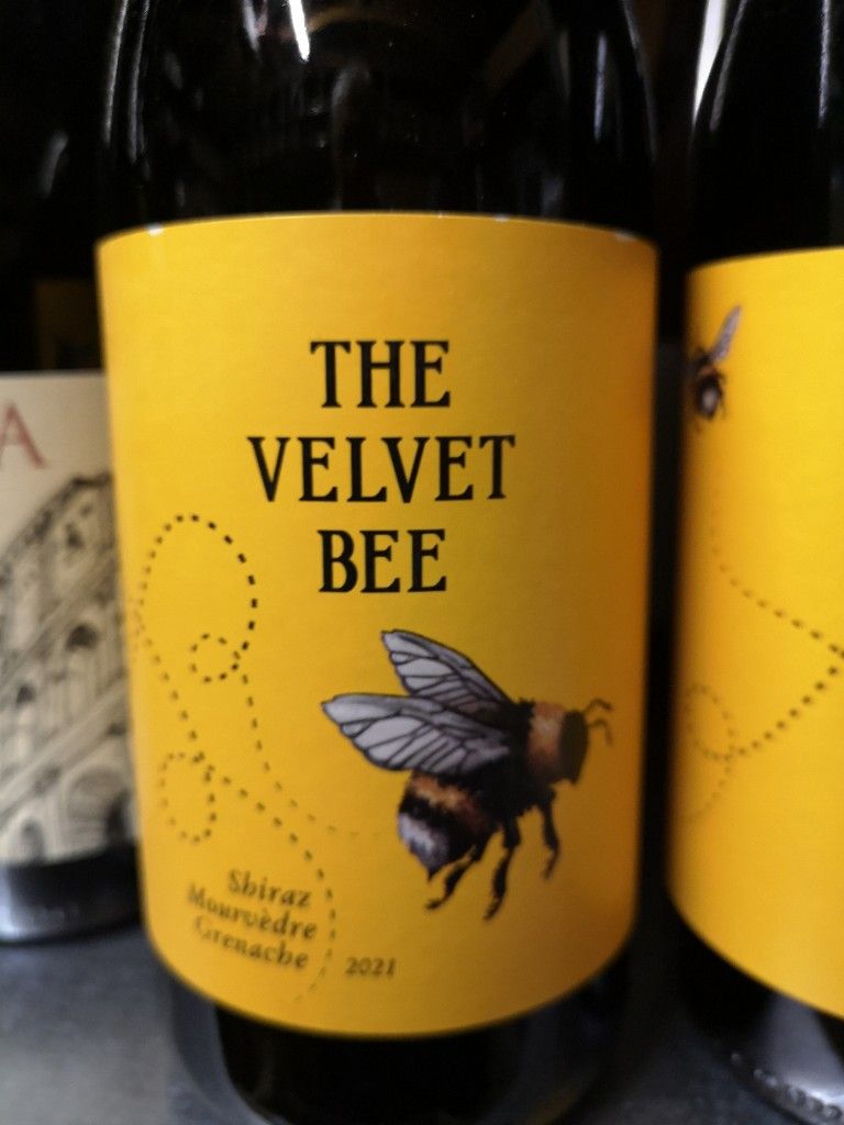 2021 The Gabb Family The Velvet Bee, South Africa, Coastal Region ...