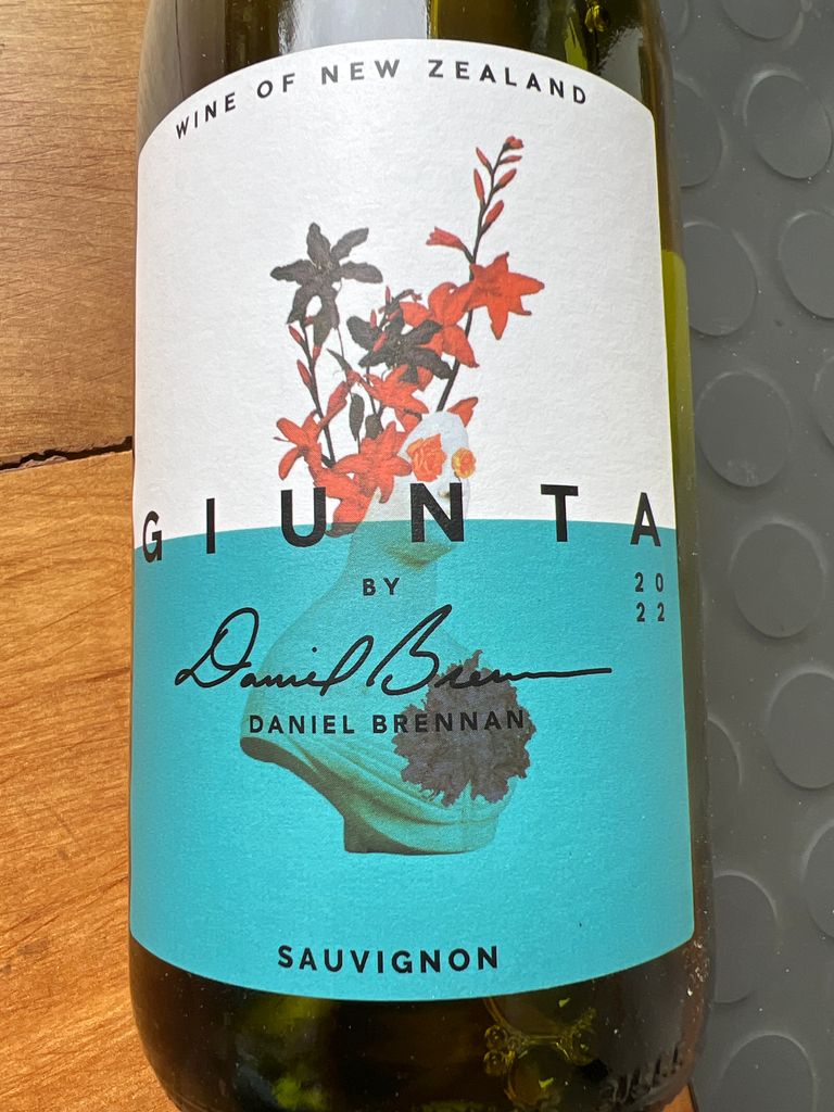 2022 Decibel Sauvignon Blanc Giunta, New Zealand, North Island, Hawke's ...